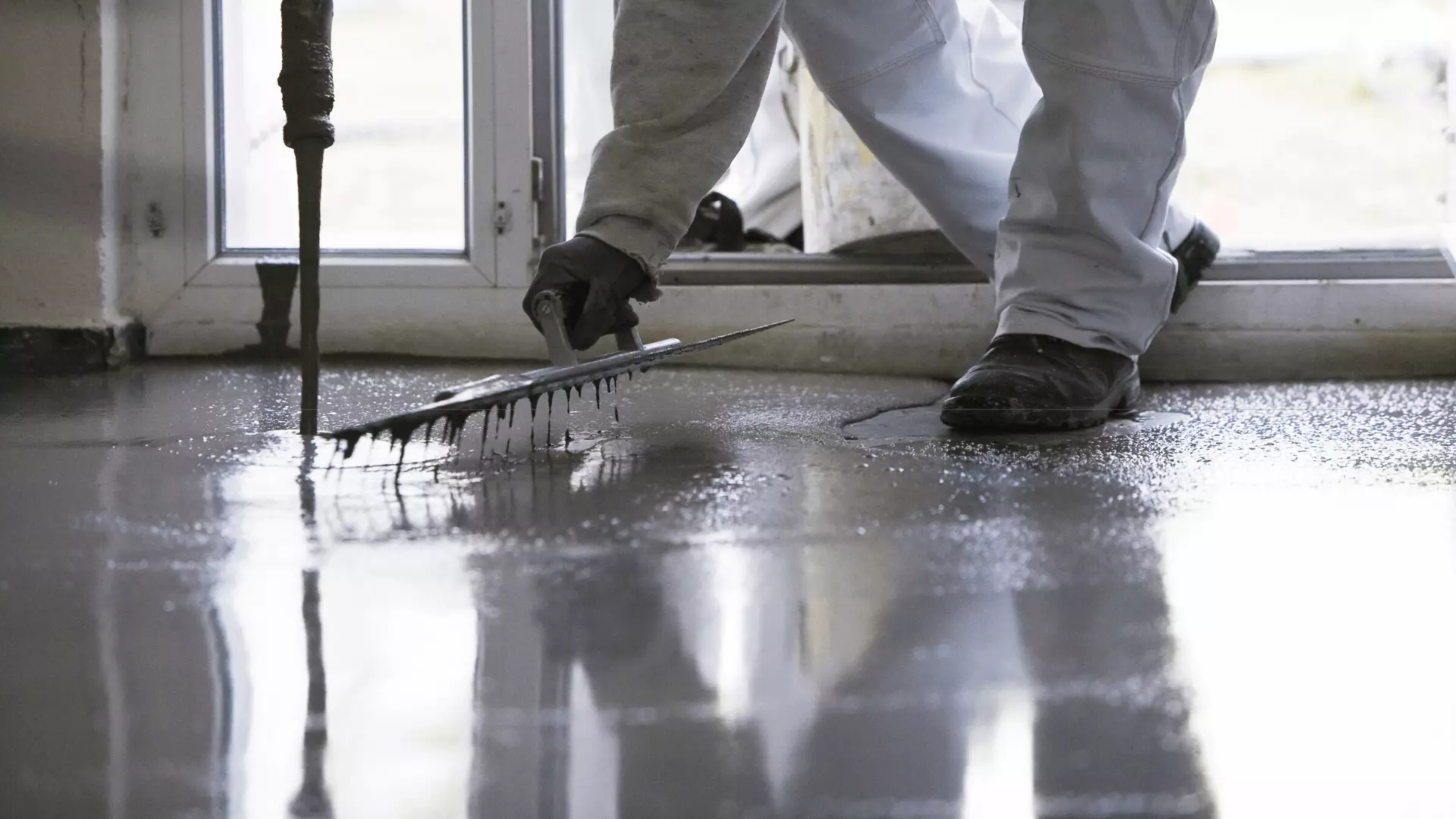 Tout savoir sur le ragréage : définition, produits, prix... | Weber